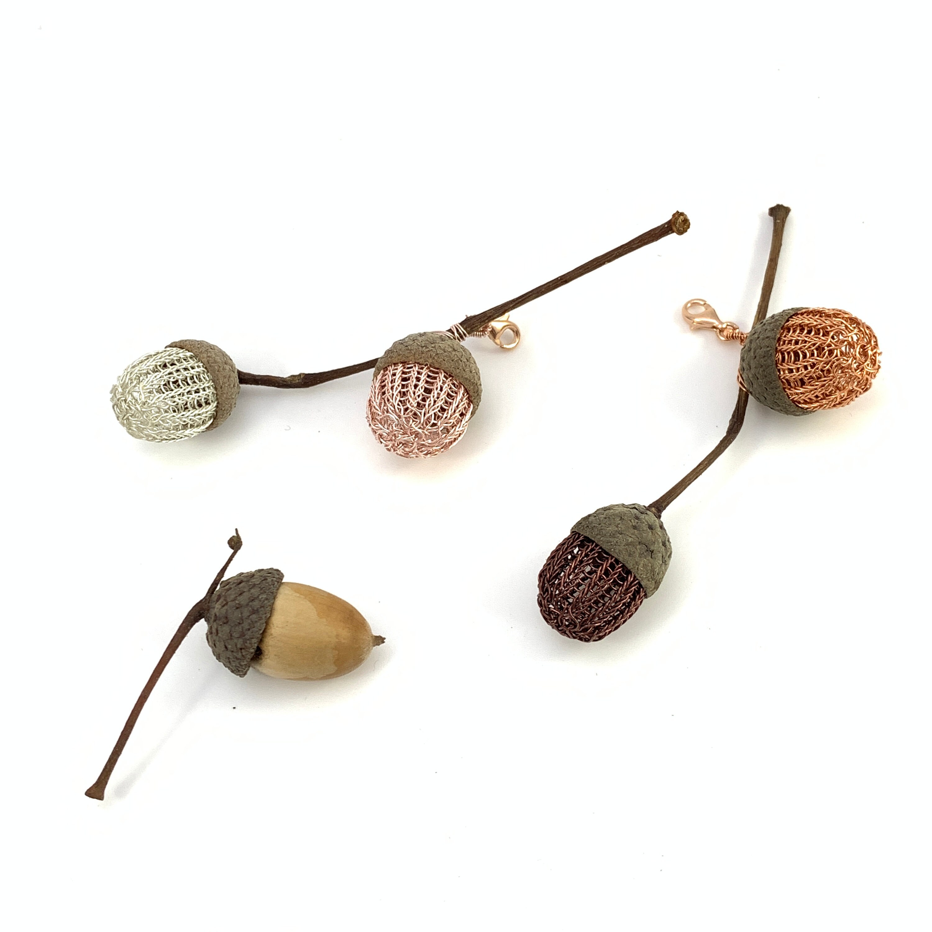 Colgante de cadena con bellotas tejidas a mano hechas de - Etsy España