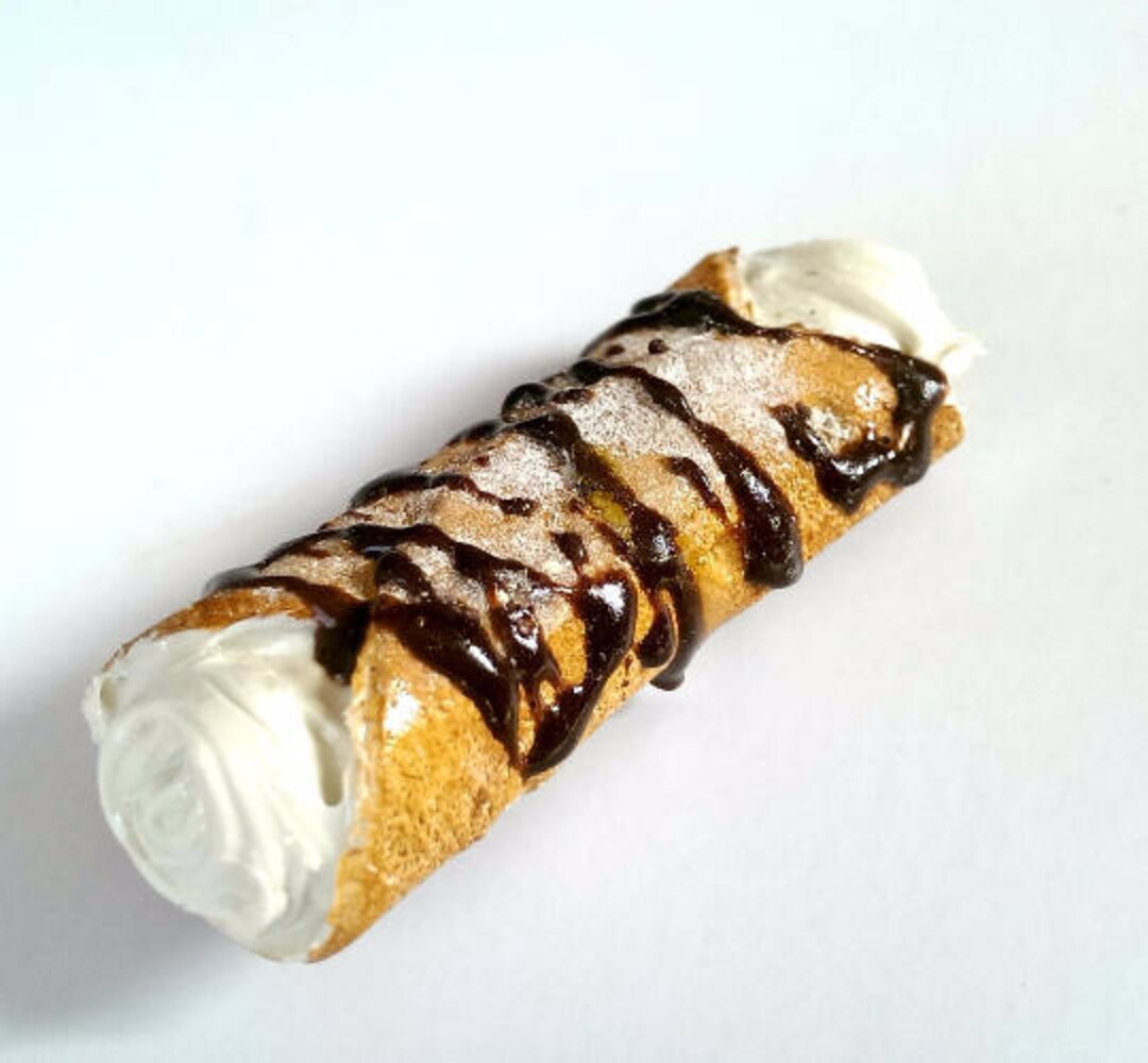 Cannoli Magnet , Cute Fake Food Magnet, Foodie Gift Idea , Gift for ...