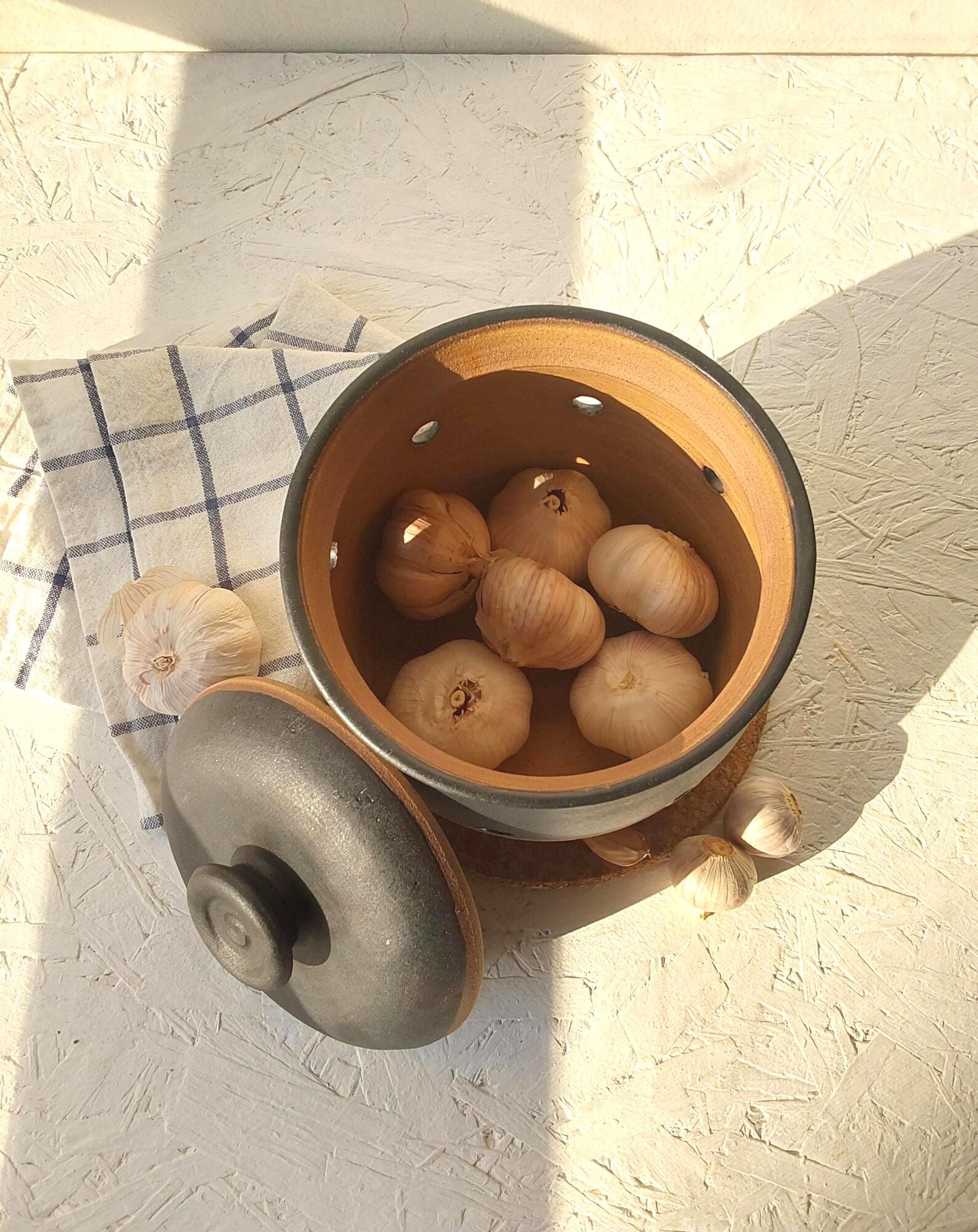 Large Ceramic Garlic or Onion Keeper, Black and Tan Potato or Onion ...