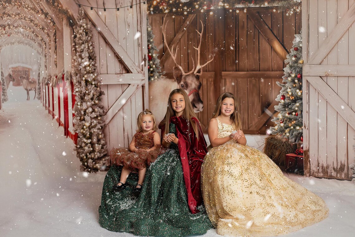 St. Nick's Stable With Reindeer With Sweep Option -wrinkle Free Fabric ...