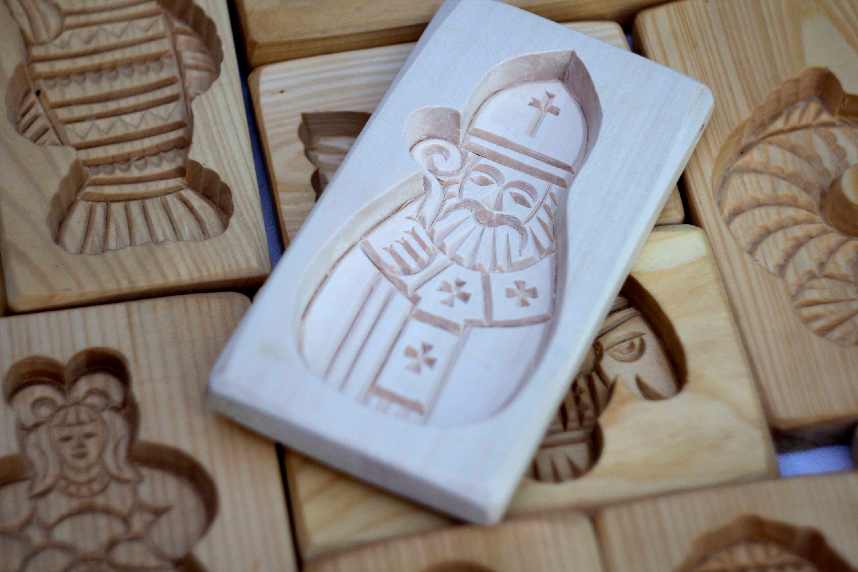 Cookie mold Saint Nicholas. Handmade carved wood | Etsy