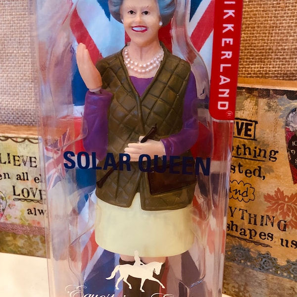 Queen Elizabeth Statue - Etsy