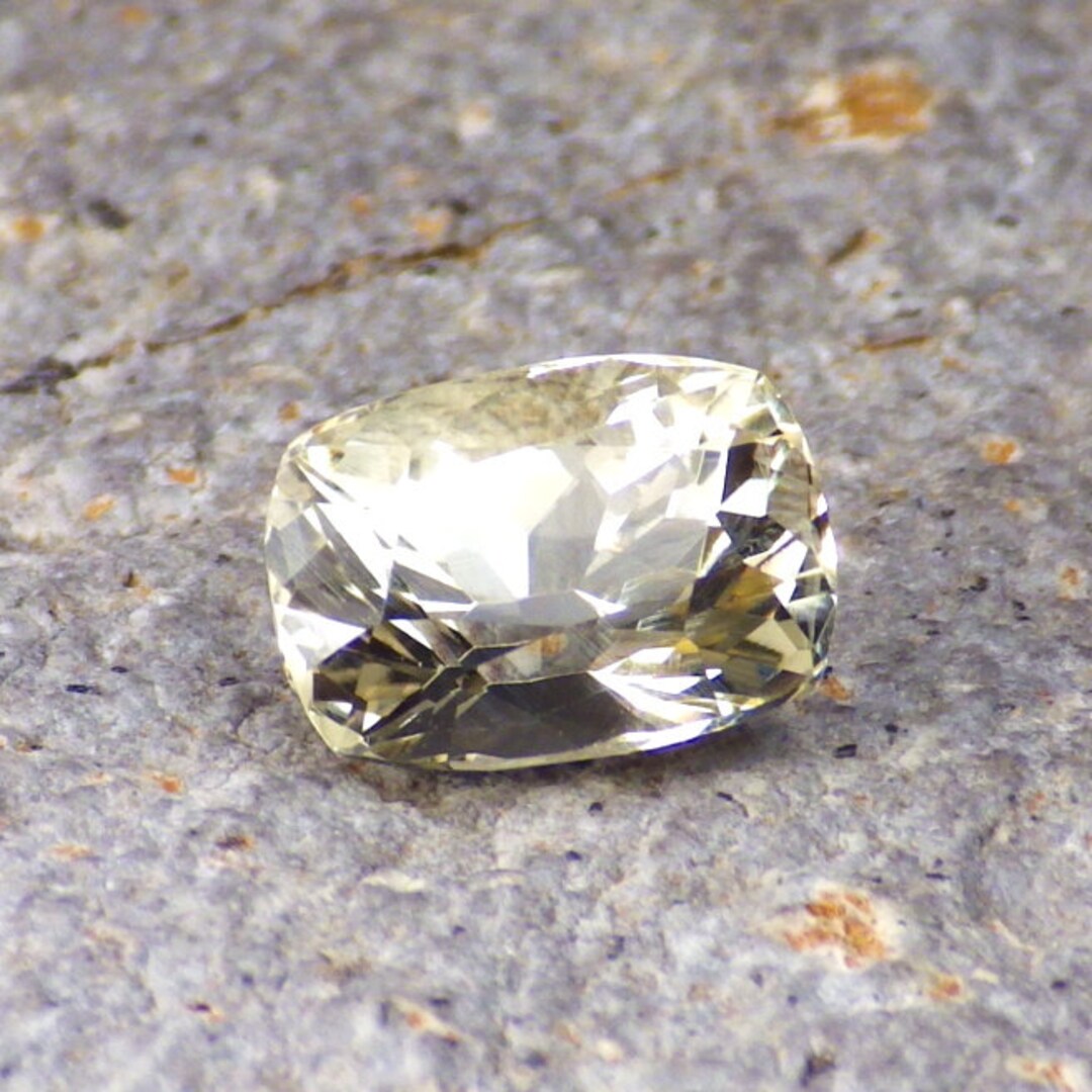 Gold Oregon Sunstone 2.67 Ct Flawless-cushion Cut 9.7 X 7.1 Mm-for ...