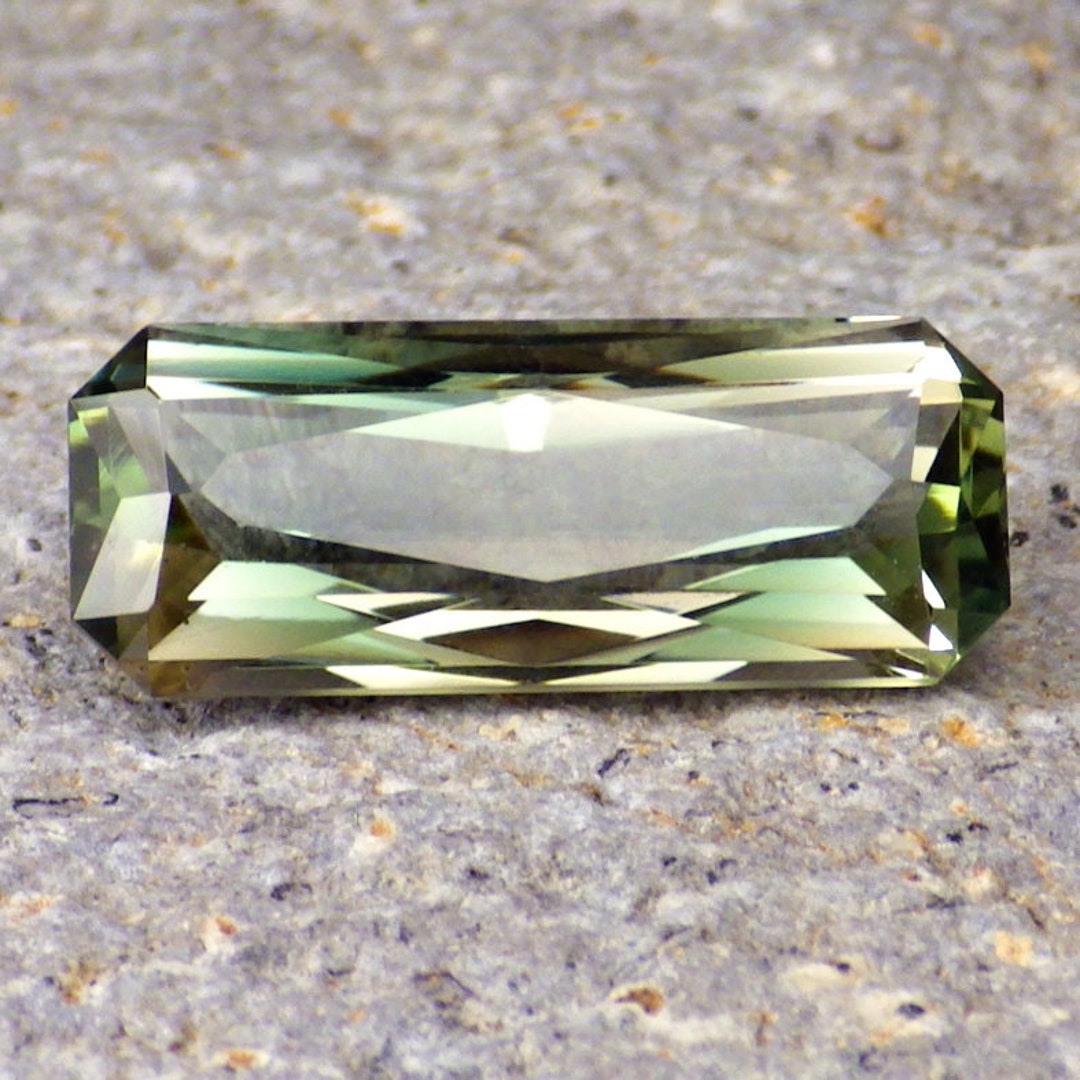 Green Oregon Sunstone 6.97 Ct Flawless-from Pana Mine-top Investment ...
