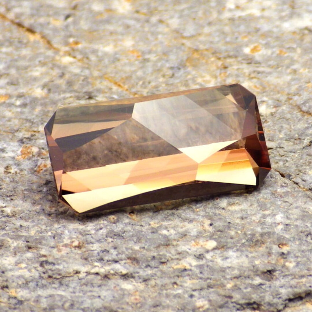Peach-walnut-orange Oregon Sunstone 5.51 Ct Clarity VVS1, Very ...