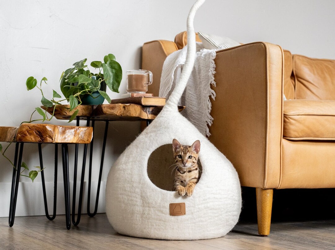LUXURY Tall Tail Cat Bed Natural Organic Merino Felt Wool SOFT ...