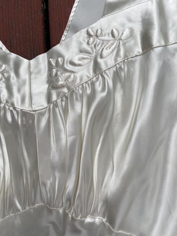 Vintage 1930s White Satin Embroidered Slip Lingerie W… - Gem