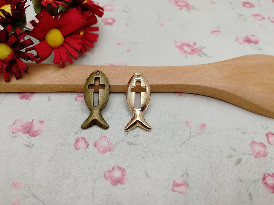 30 / 100 Pieces , Metal Fishbone Cross Fish Bone Pendant Charm ...