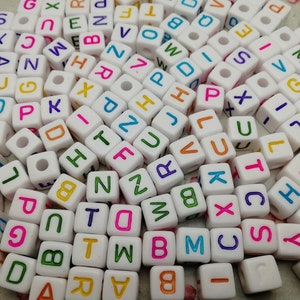 100 Pieces 10 Mm Plastic White Color Square Cube Bead Alphabet Letter ...