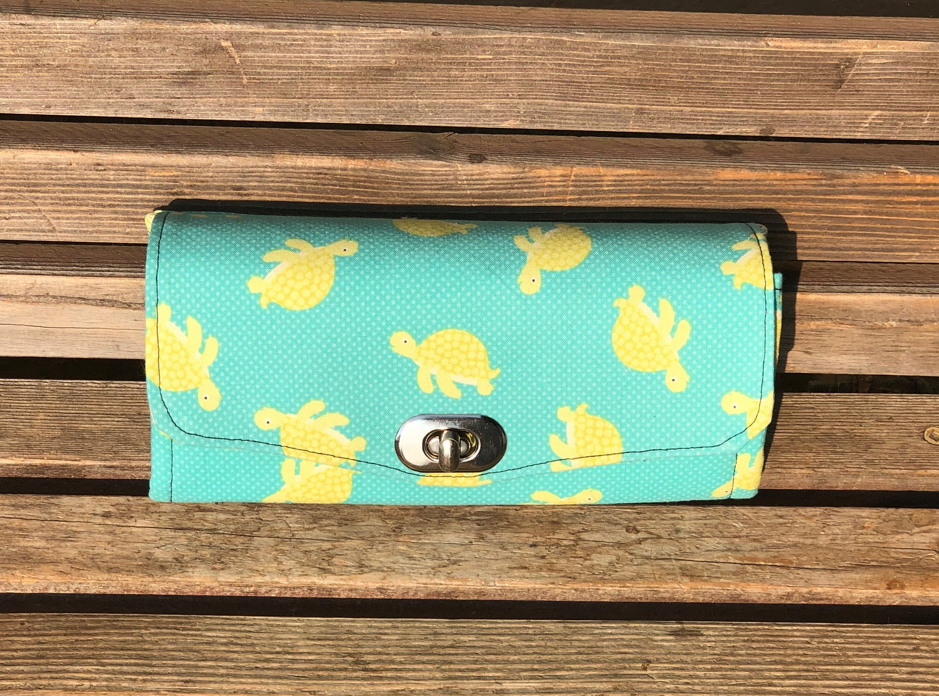 Turtle wallet, based on the NCW pattern, Accordian wallet. Lots of ...