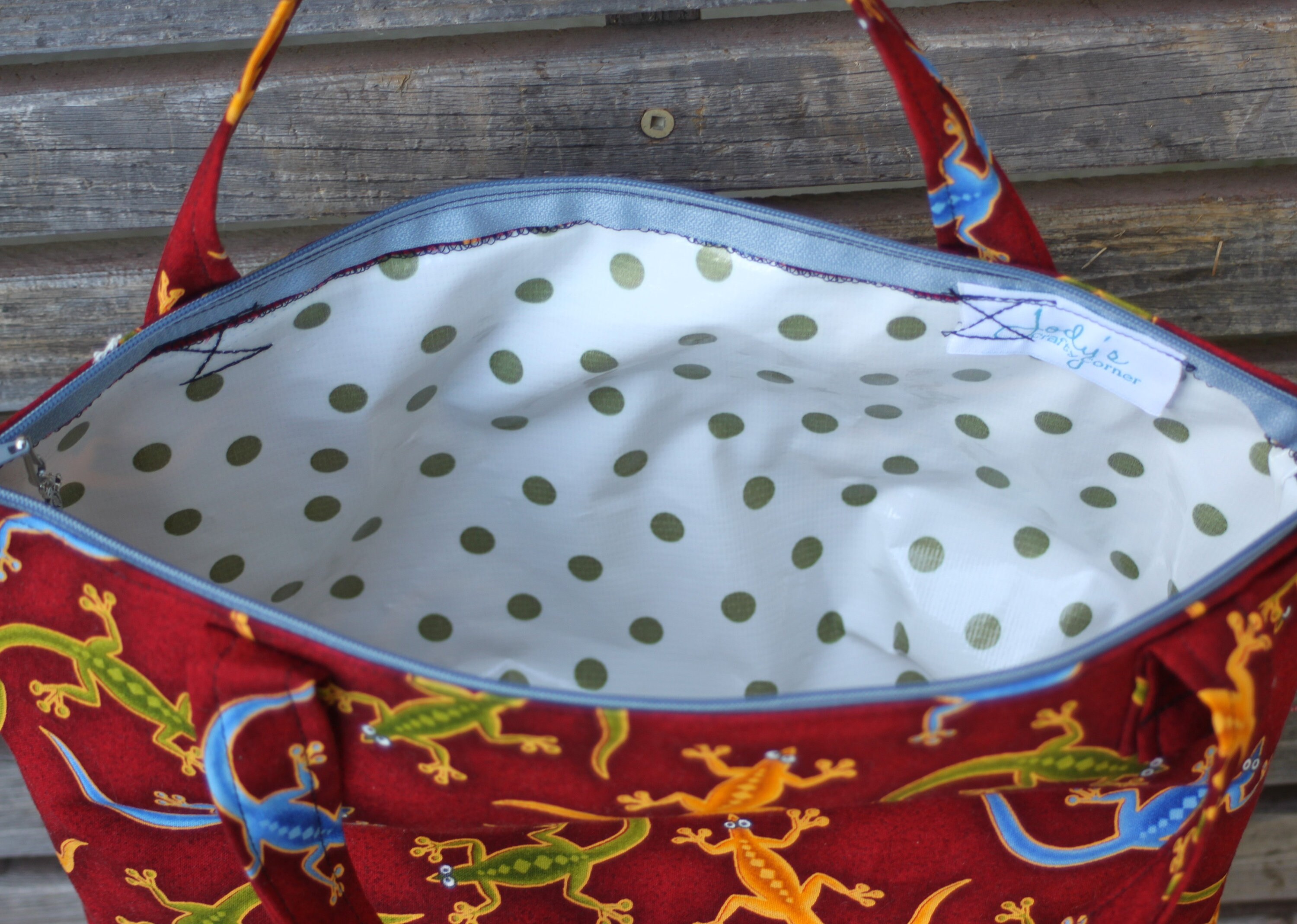 Gecko Lizard reptile fabric, vinyl lined bag, perfect for snack or ...