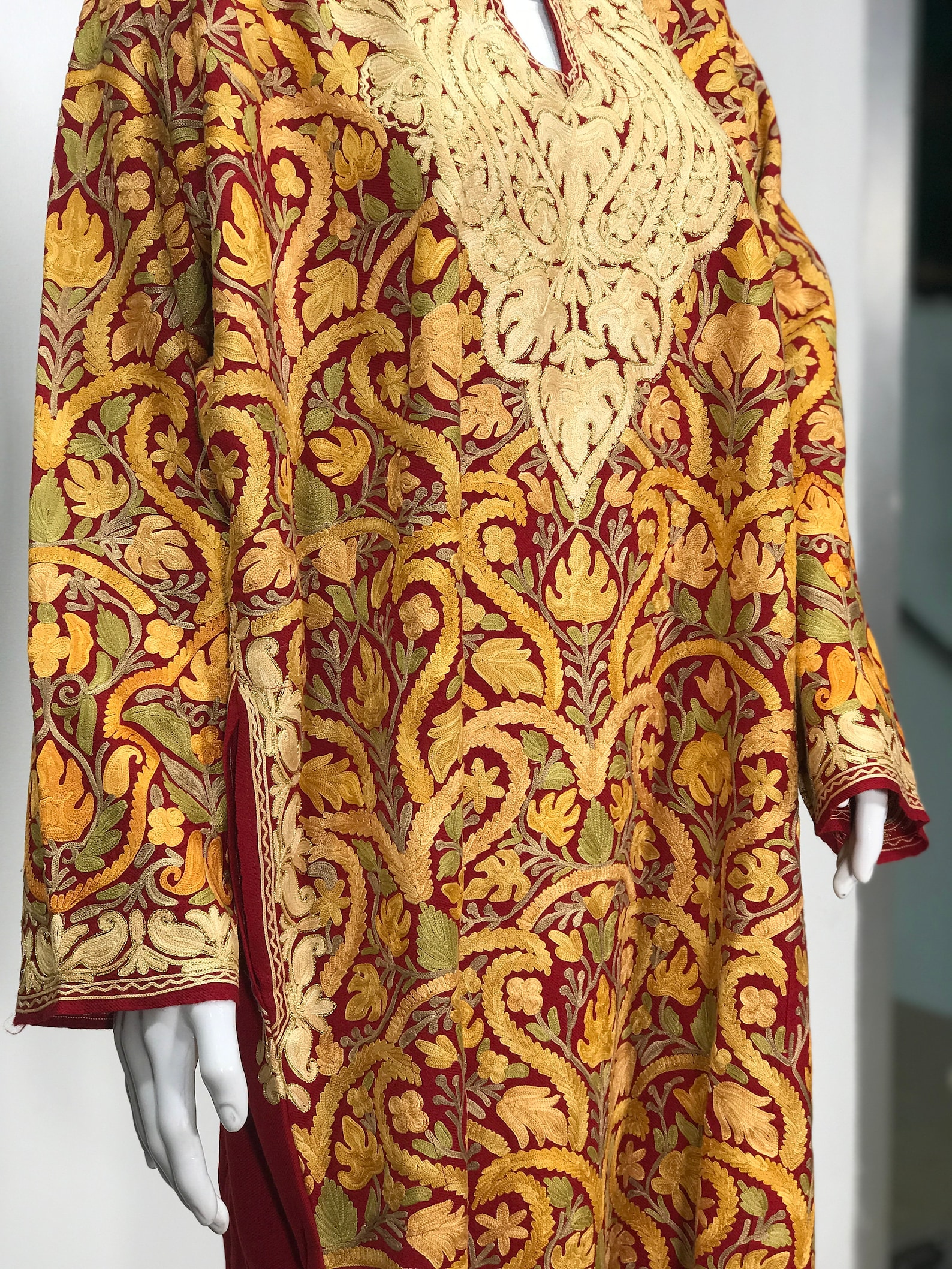 Woollen Phiran With All Over Paisley Aari Embroidery, Kashmiri Phirans ...