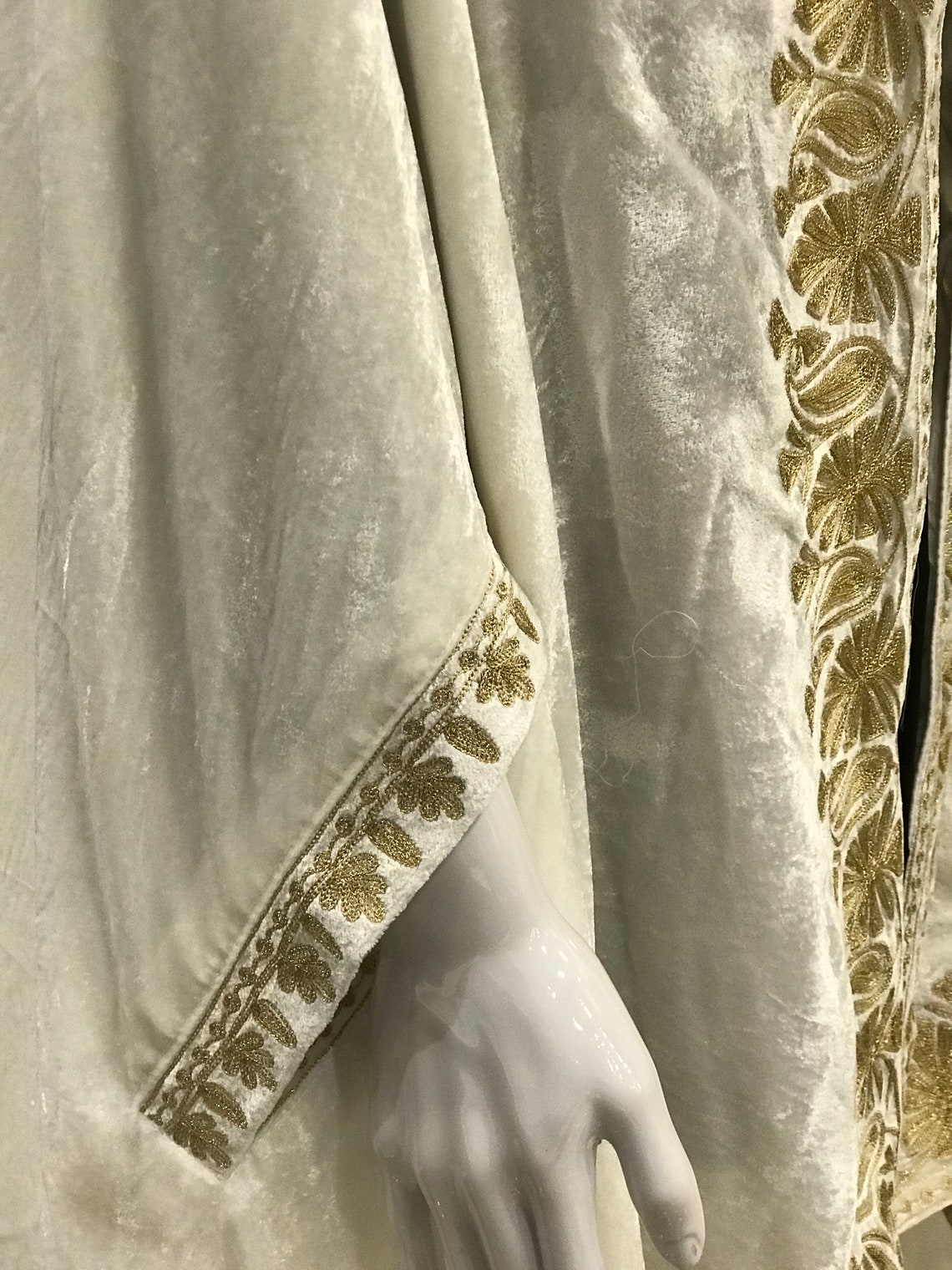 White Silk Velvet Cape Royal Kashmir Orni Shawl Hood Styled - Etsy