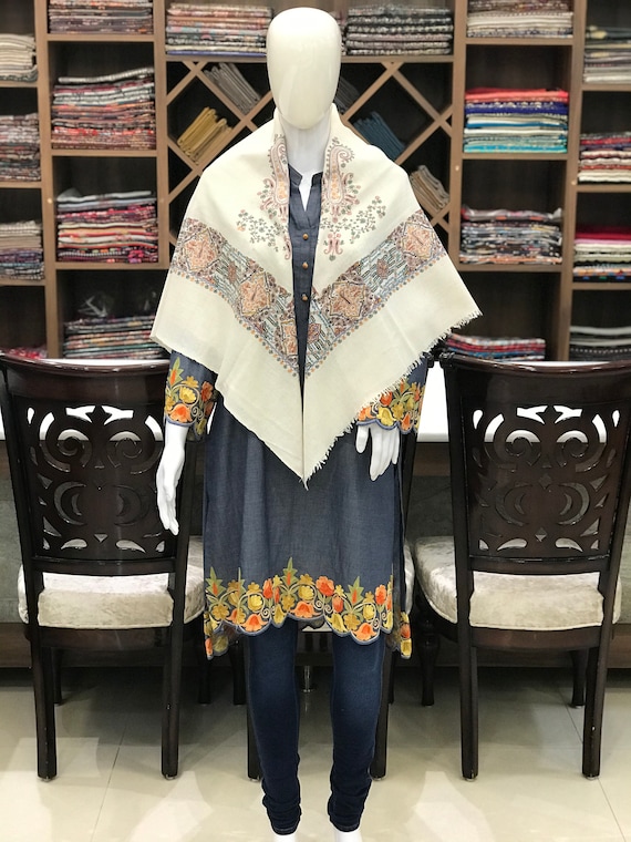 Pashmina square store