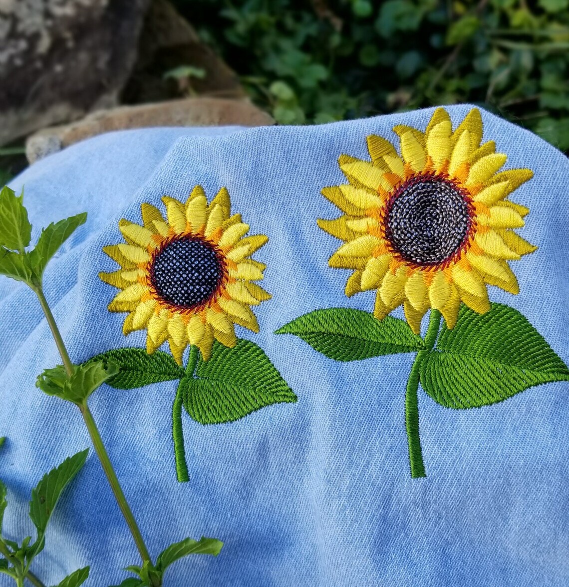 Sunflower embroidery design set. Two sizes included. Realistic | Etsy