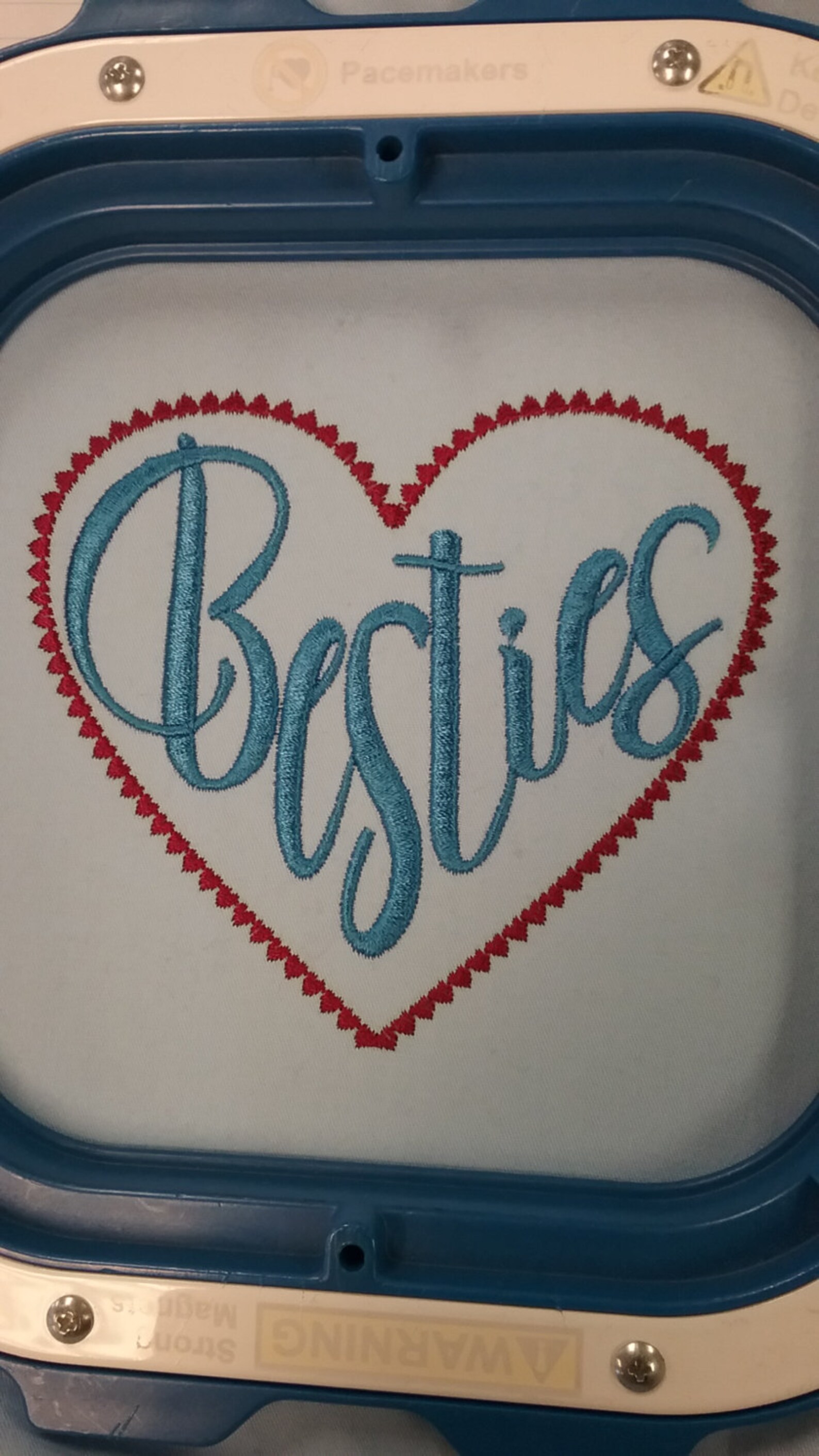 Besties embroidery pattern design. BFF Valentine heart | Etsy