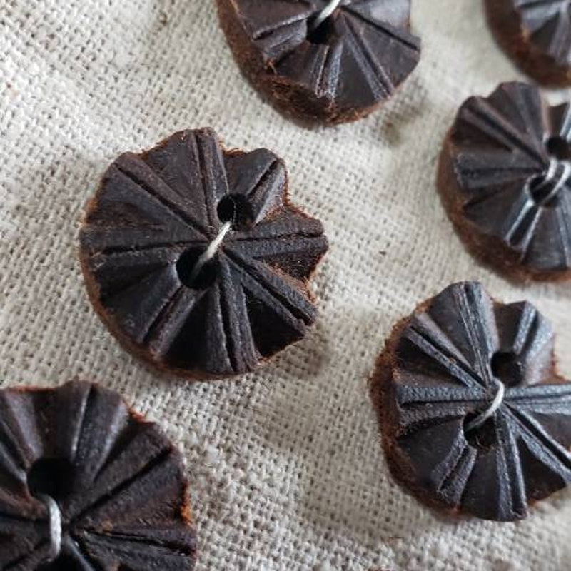 Colonial Buttons - Etsy