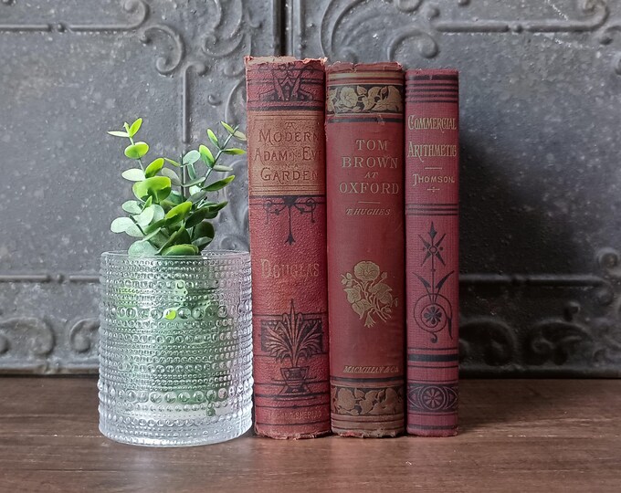 Antique Books, Old Book Stack, Decorative Books, Home Staging Bookshelf ...