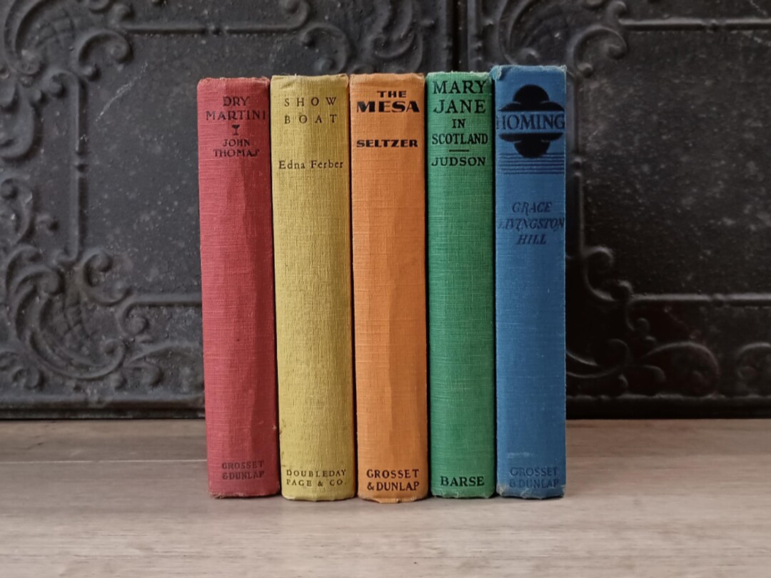 Vintage Rainbow Book Stack, Multicolored Old Books, Red, Orange, Yellow ...