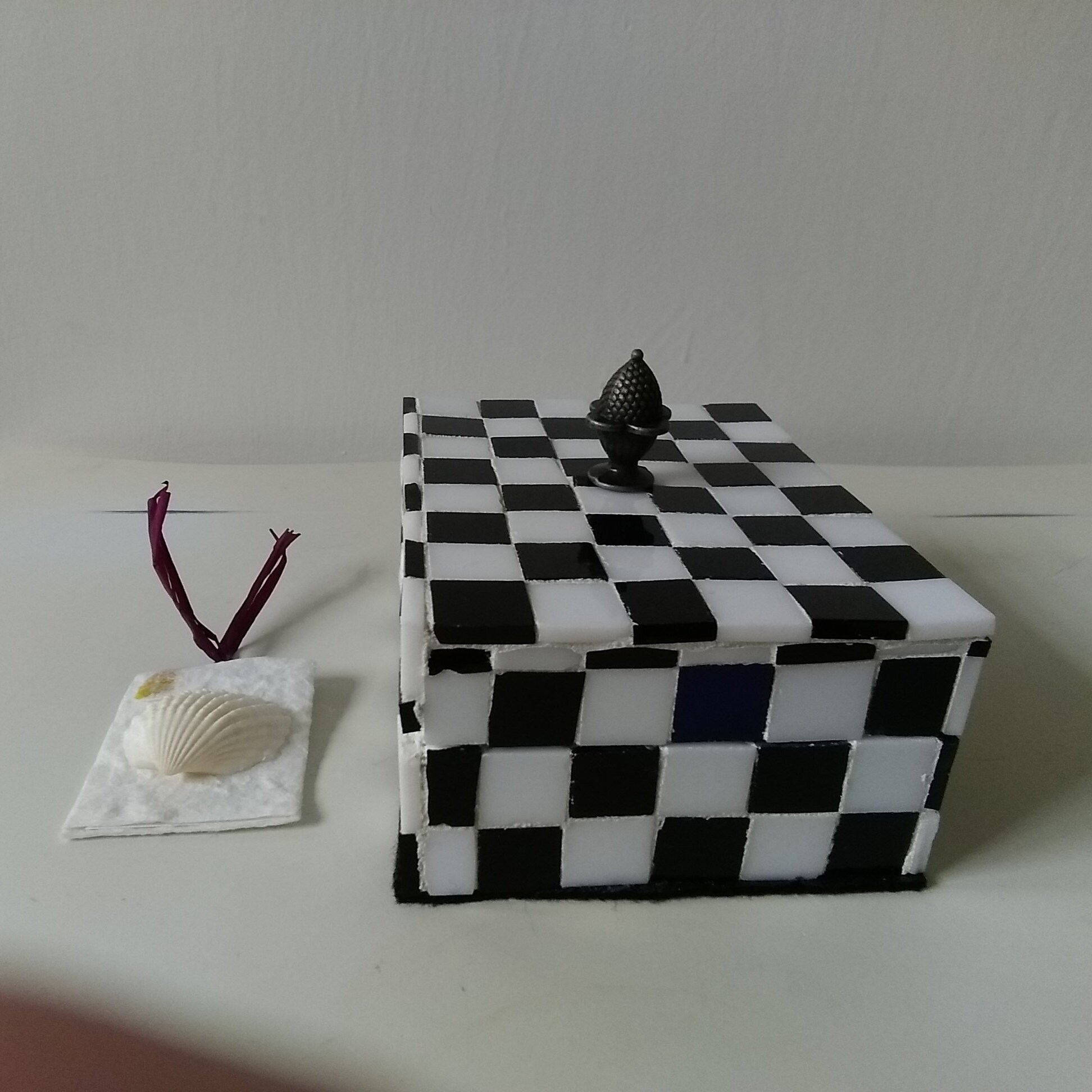 Small Checkerboard Black and White Stained Glass Hinged, Trinket ...
