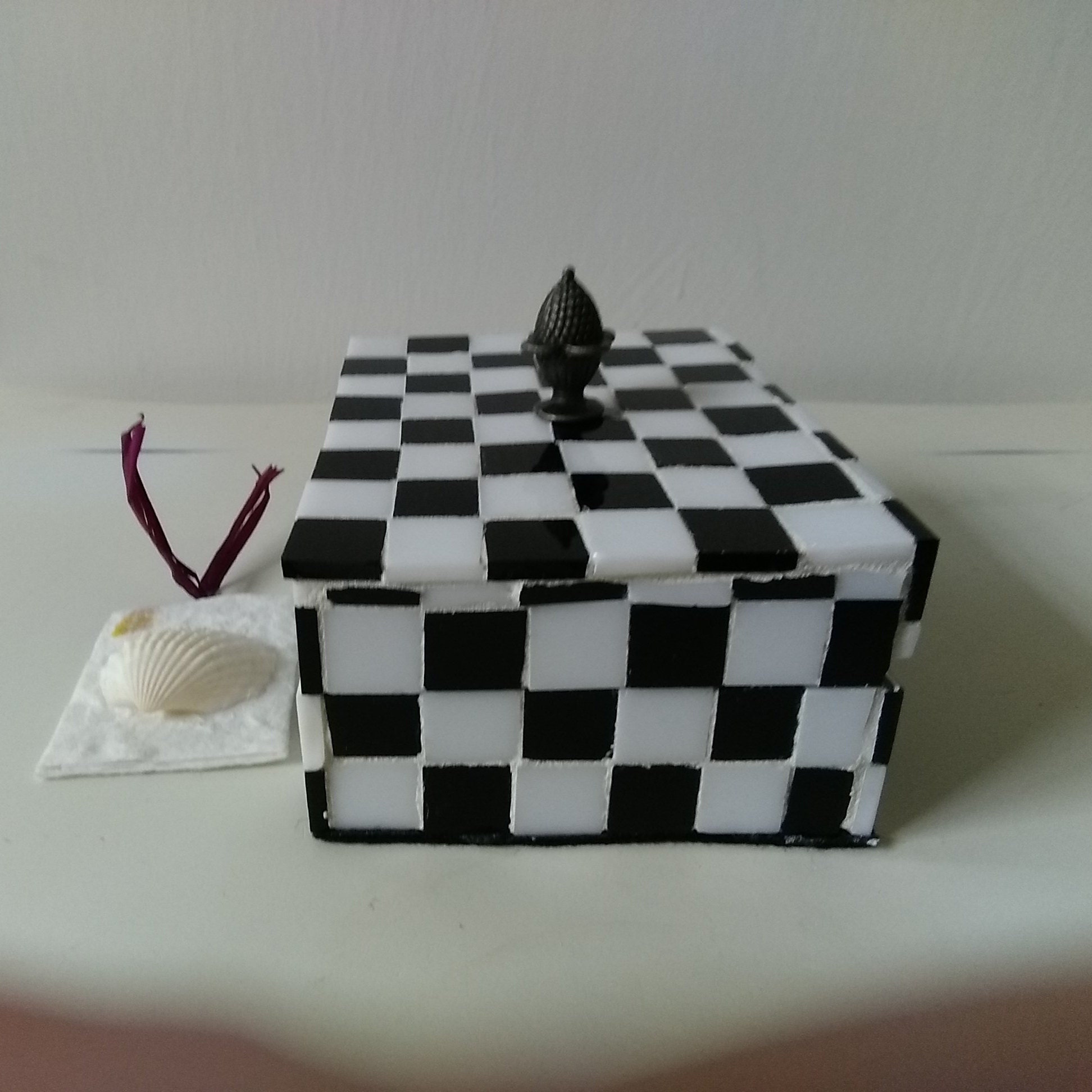Small Checkerboard Black and White Stained Glass Hinged, Trinket ...