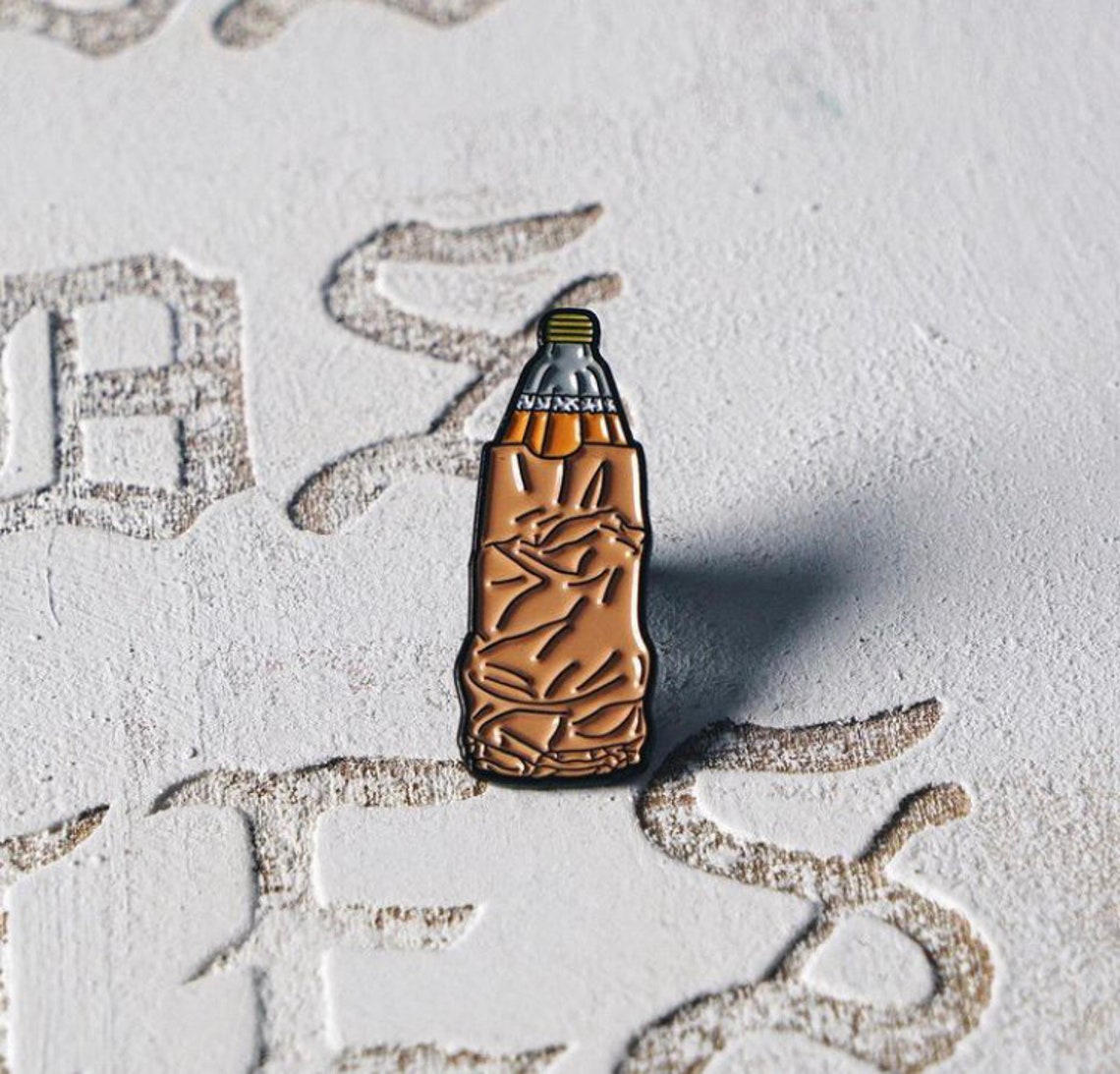 40oz Malt Liquor Enamel Pin - Etsy