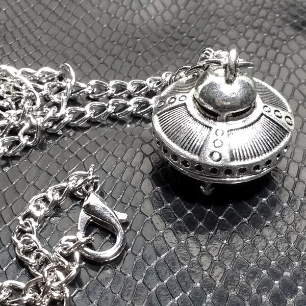 Alien Ufo Flying - Etsy