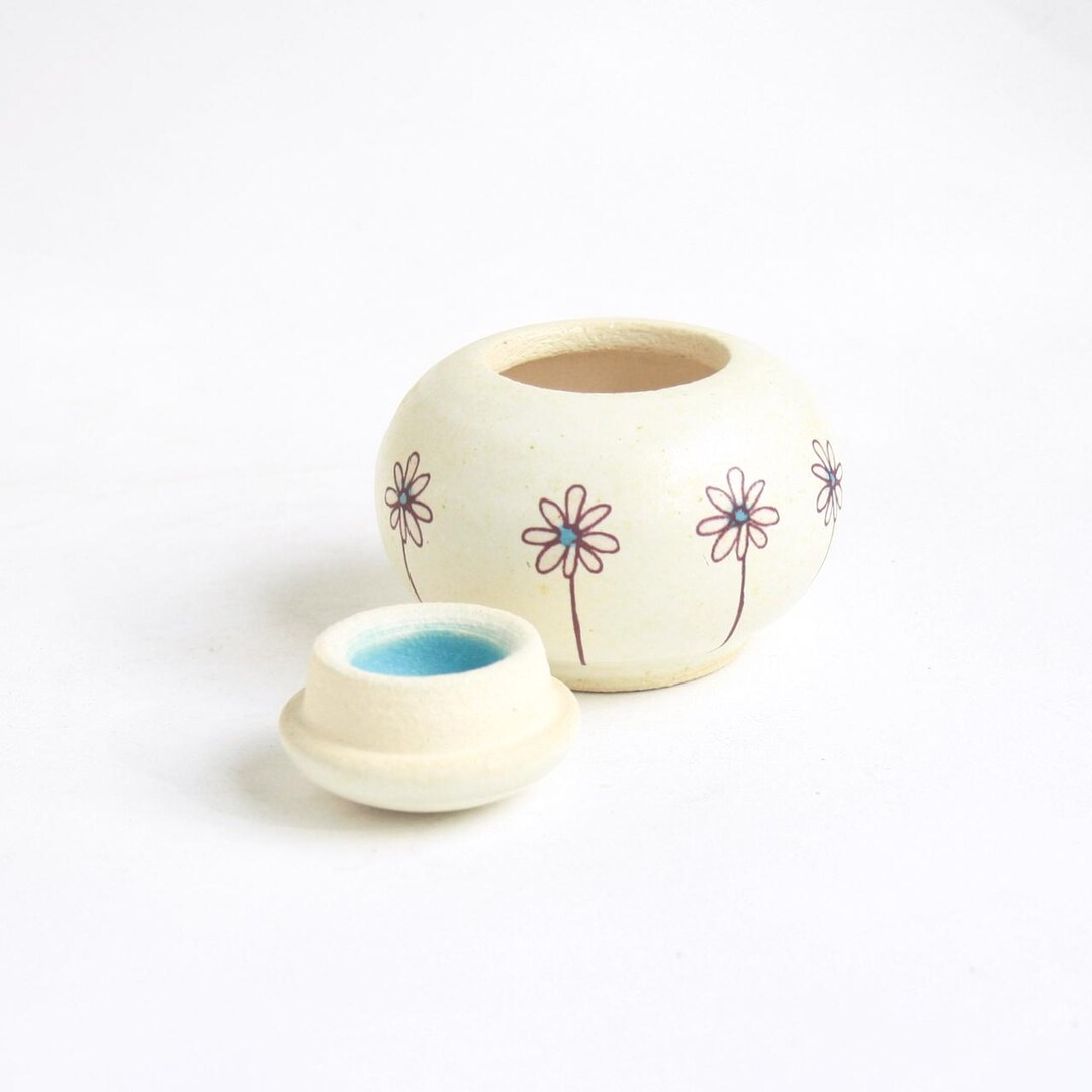 Tiny Blue Daisies Urn - 2.5” - 5 Lbs - Urn With Daisies, Blue Flower ...