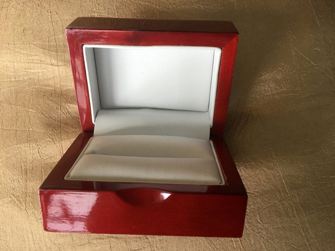 20%off-red Lacquered Wood Engagement Ring Presentation Box / Wedding ...