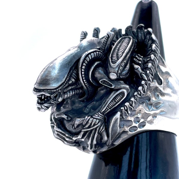 Alien Ring - Etsy