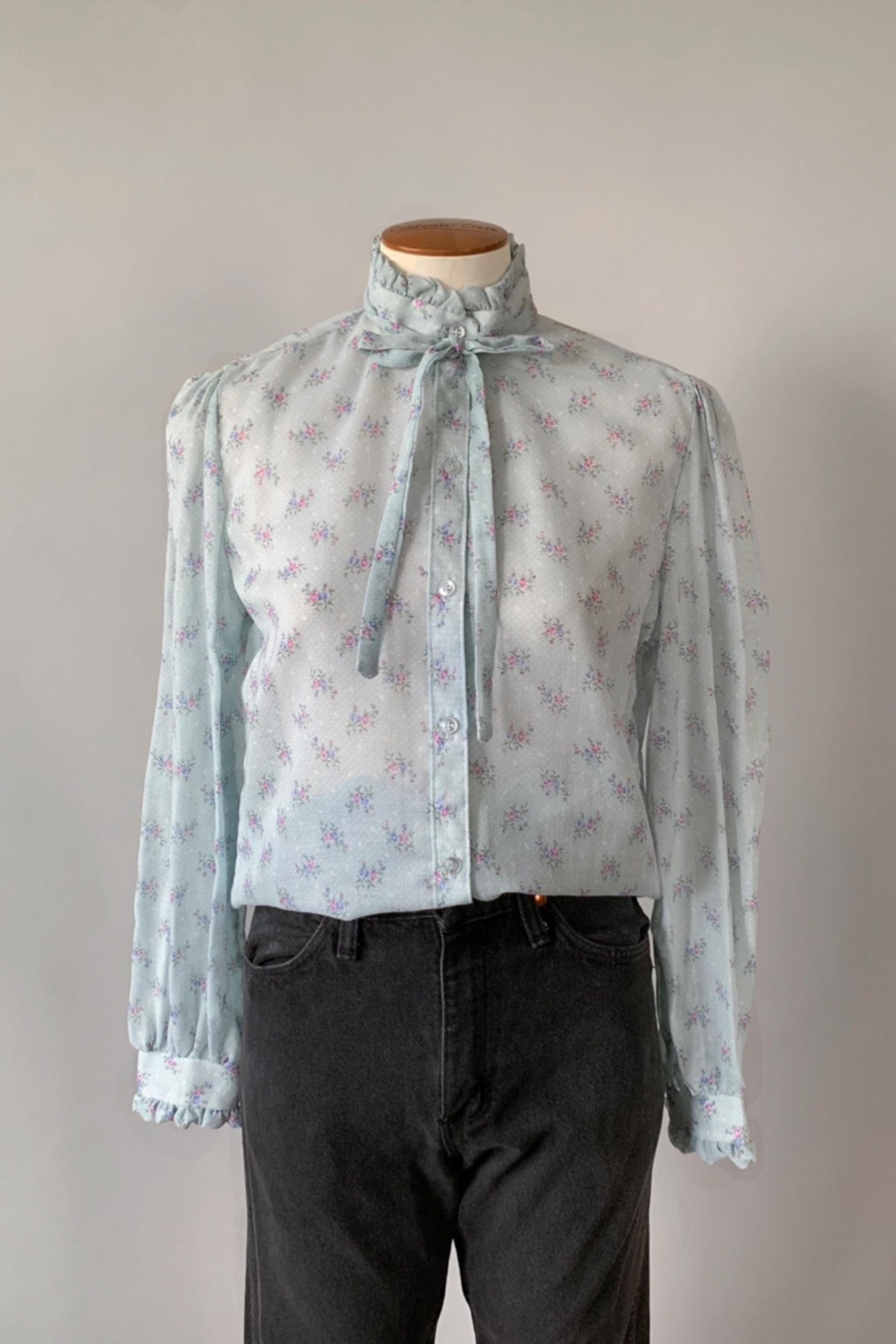 Vintage 1980s pale blue floral print puff sleeve prairie blouse Small S