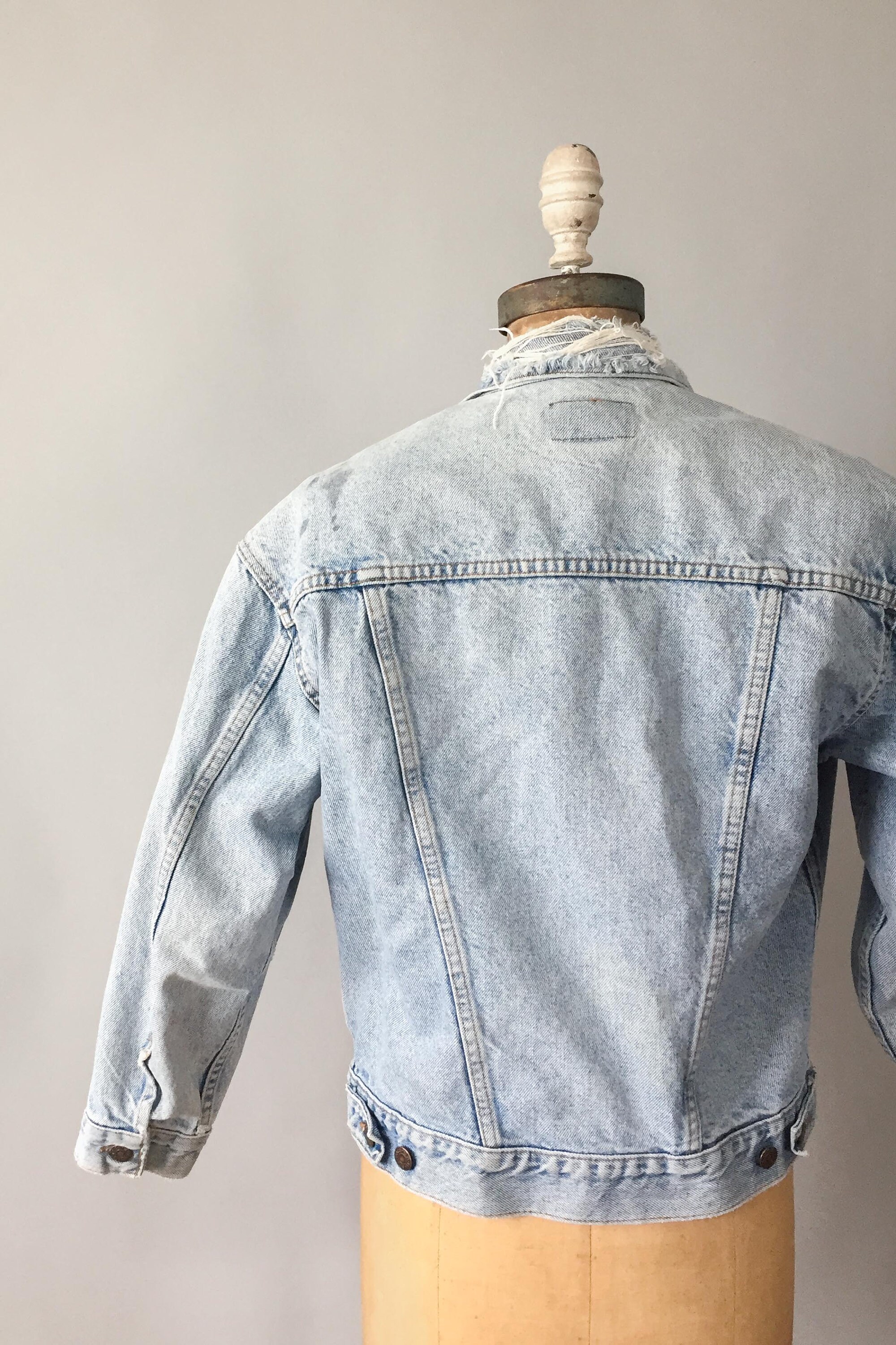 Vintage 1980s 80s light blue wash distressed destroyed denim jacket ...
