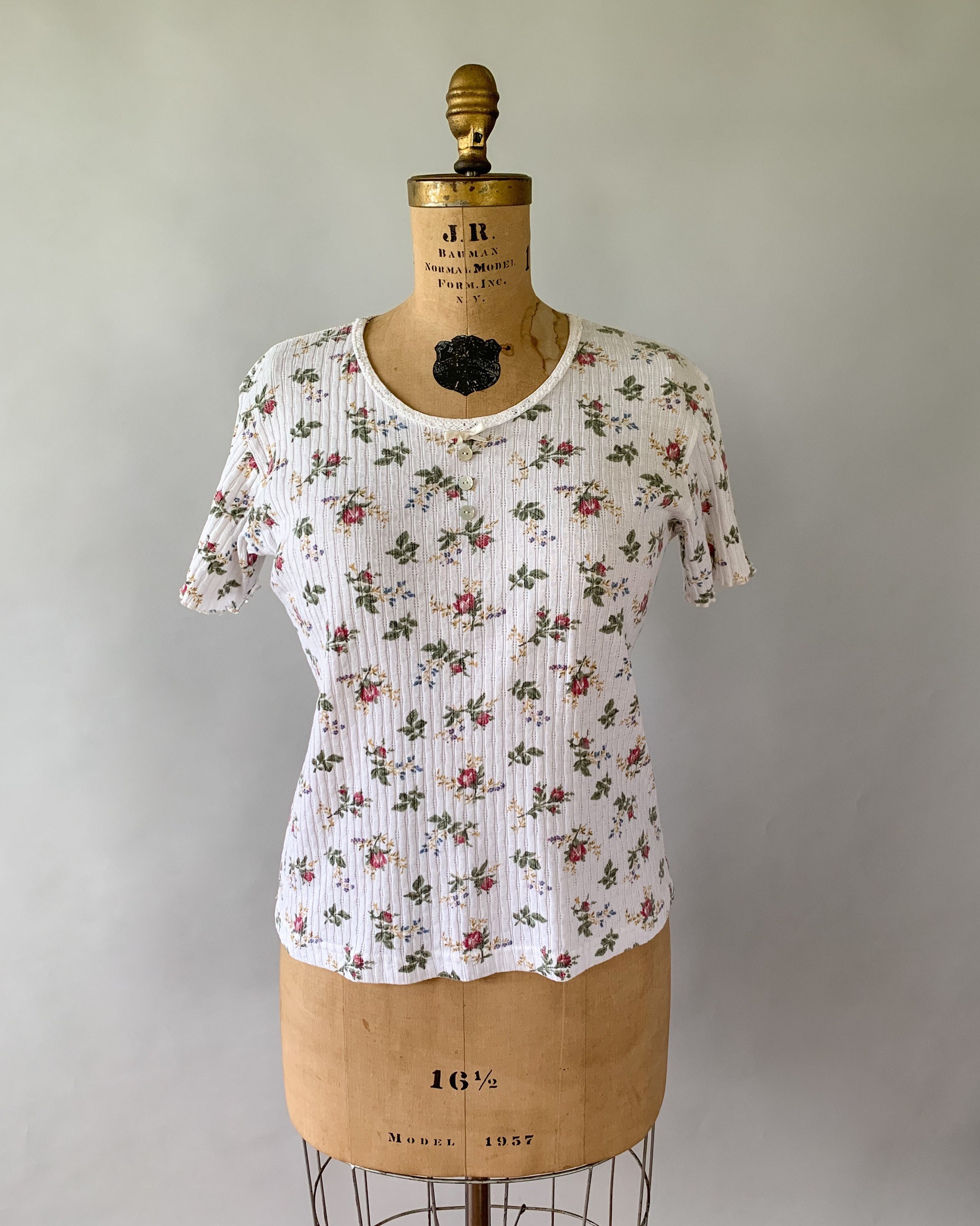 Vintage 1990s white floral rose print lace trim top / Large L