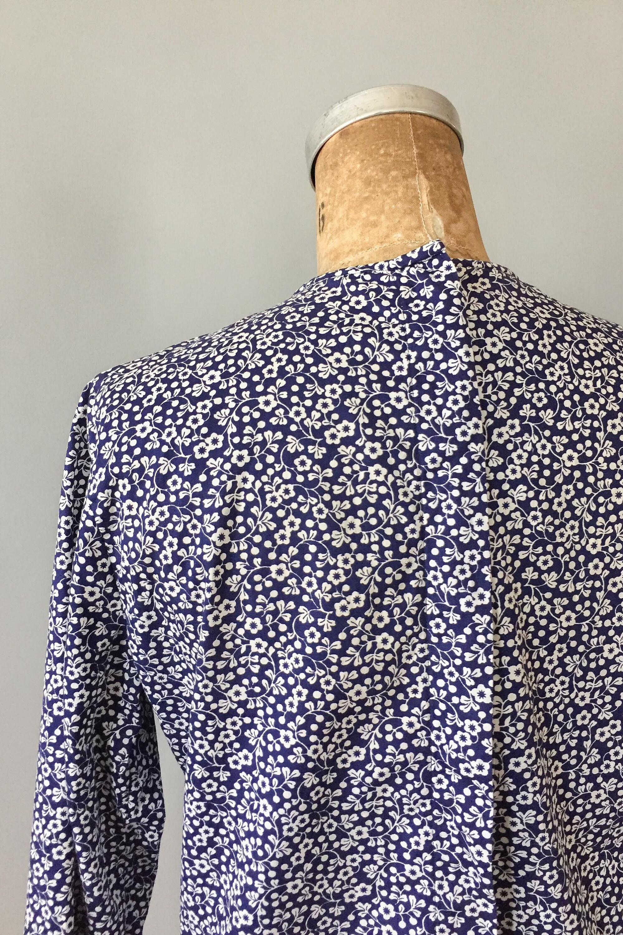 Vintage 1970s blue floral prairie style bib blouse Extra Small XS Small S