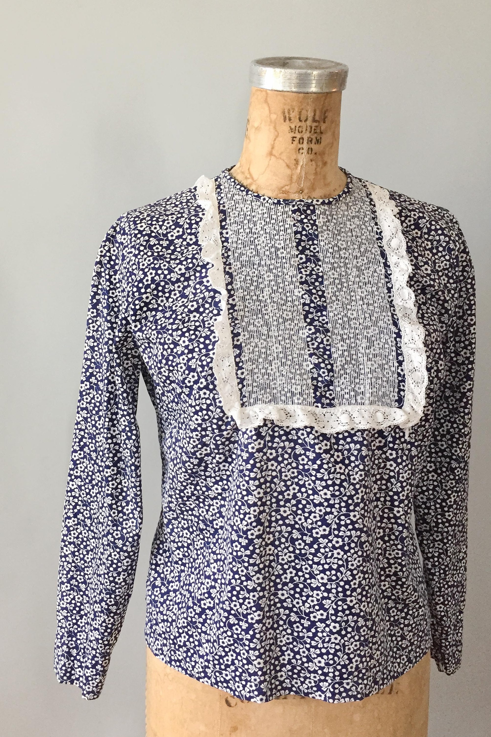 Vintage 1970s blue floral prairie style bib blouse Extra Small XS Small S