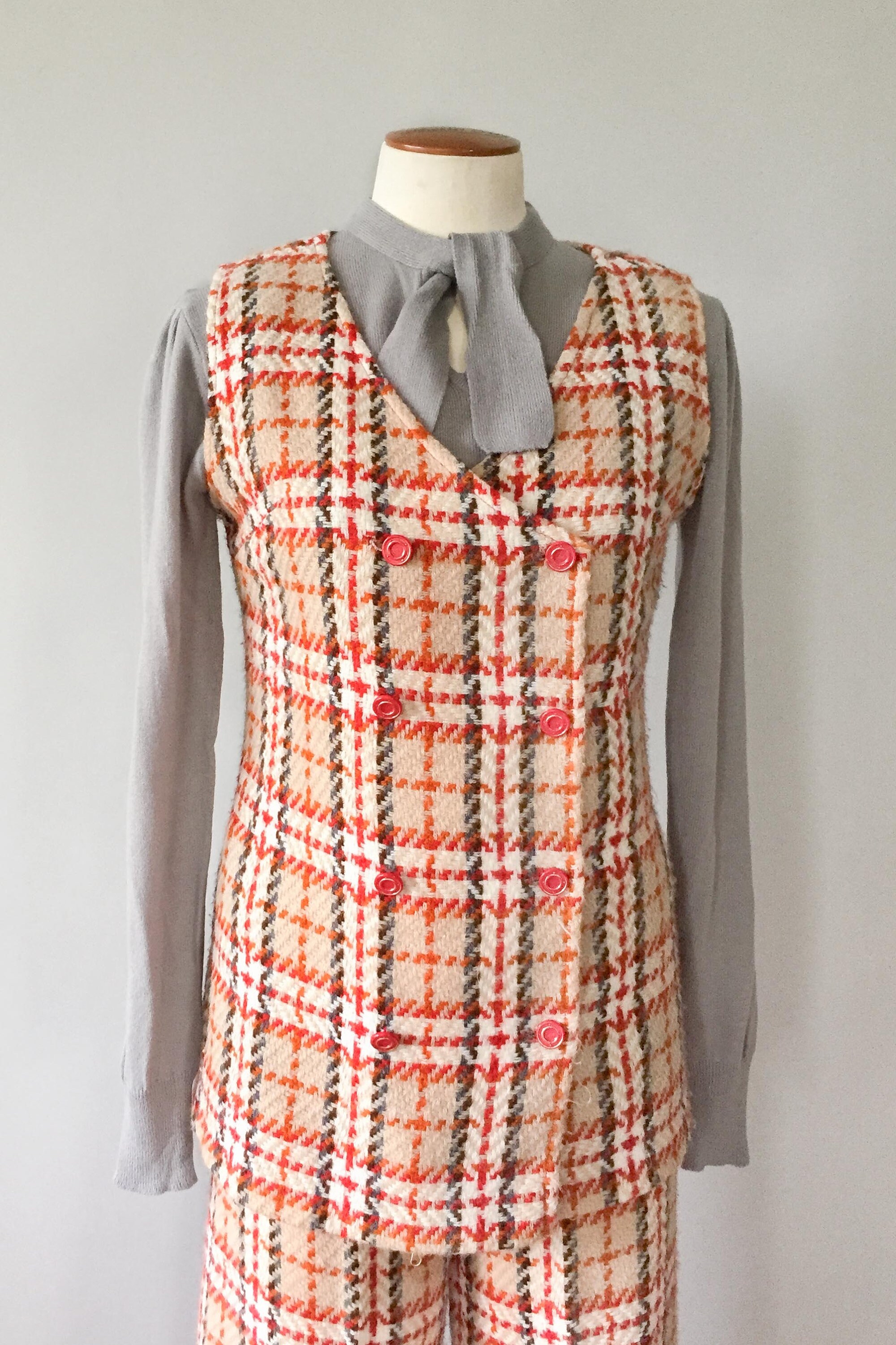 Vintage 1970s 70s gray necktie ascot sweater Small S