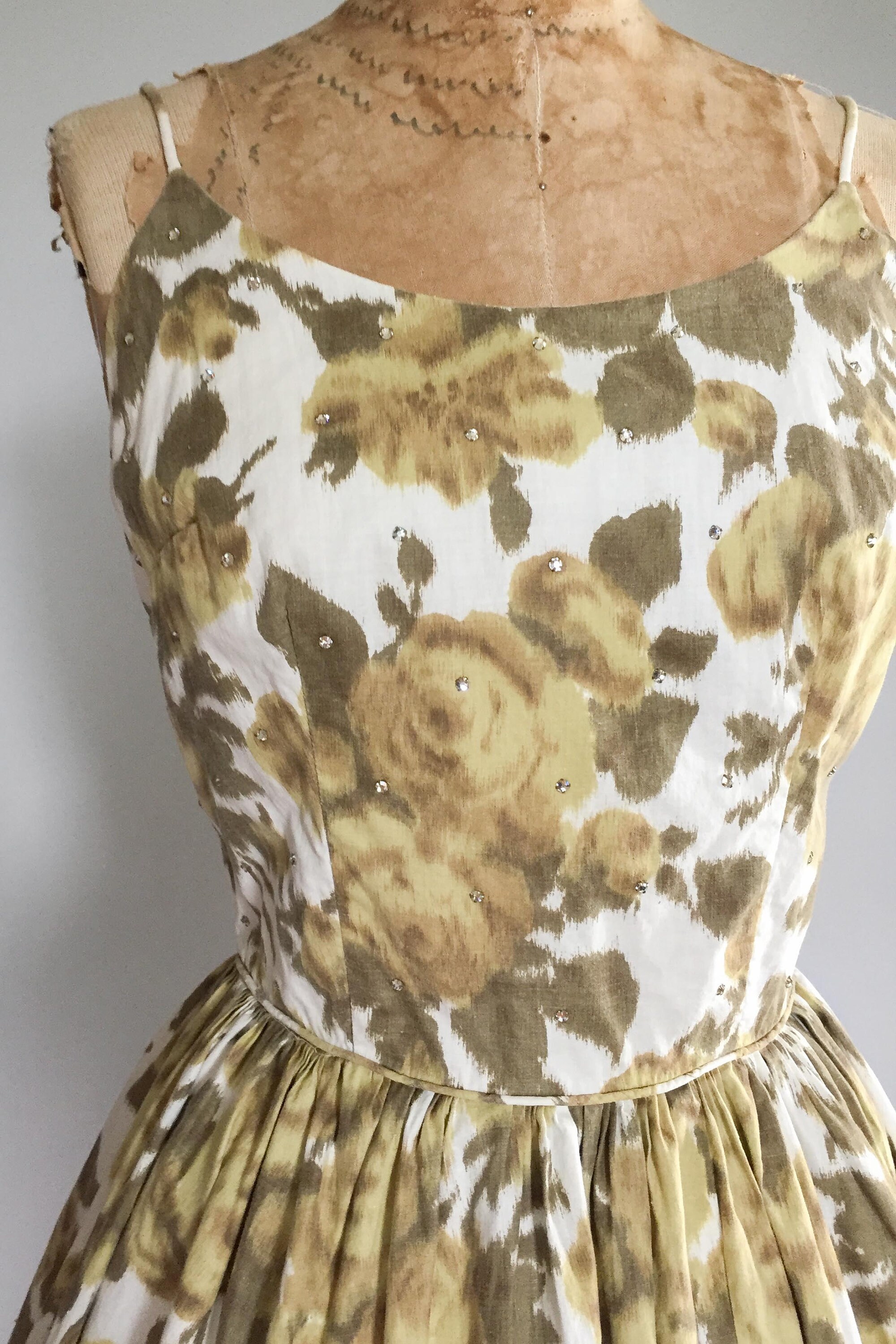 Vintage 1950s olive green rose print spaghetti strap fit and flare ...