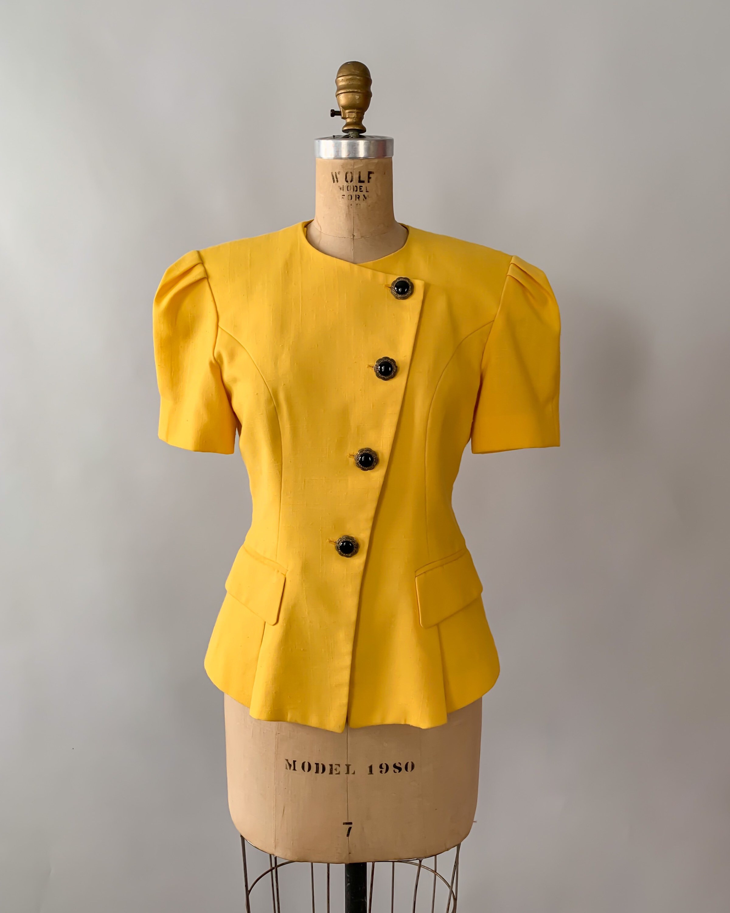 Vintage 1980s yellow fitted padded strong shoulder puff sleeve peplum ...