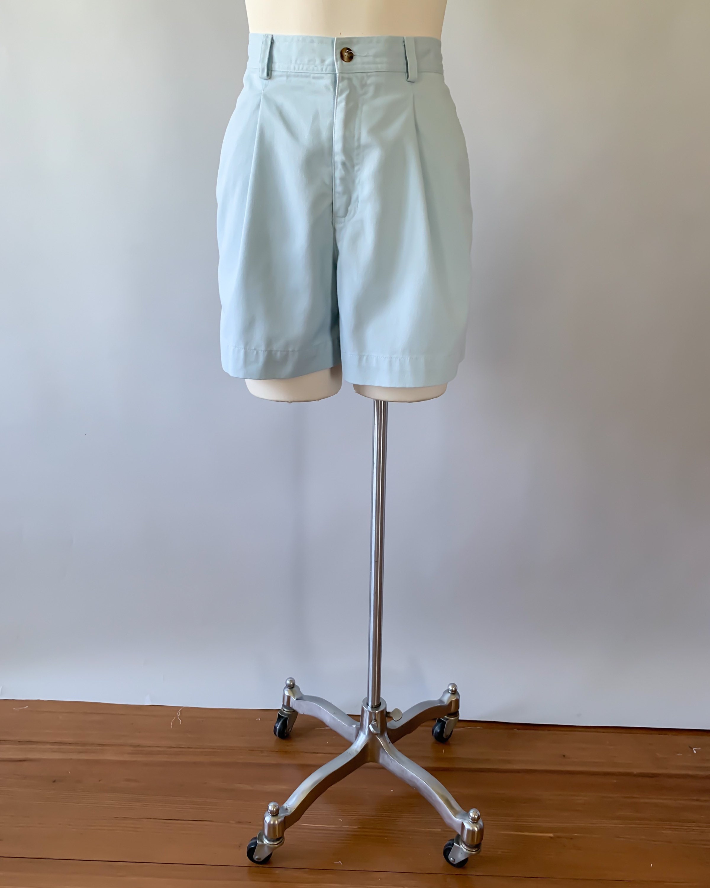 Vintage 1990s blue cotton high waisted pleated shorts / small S