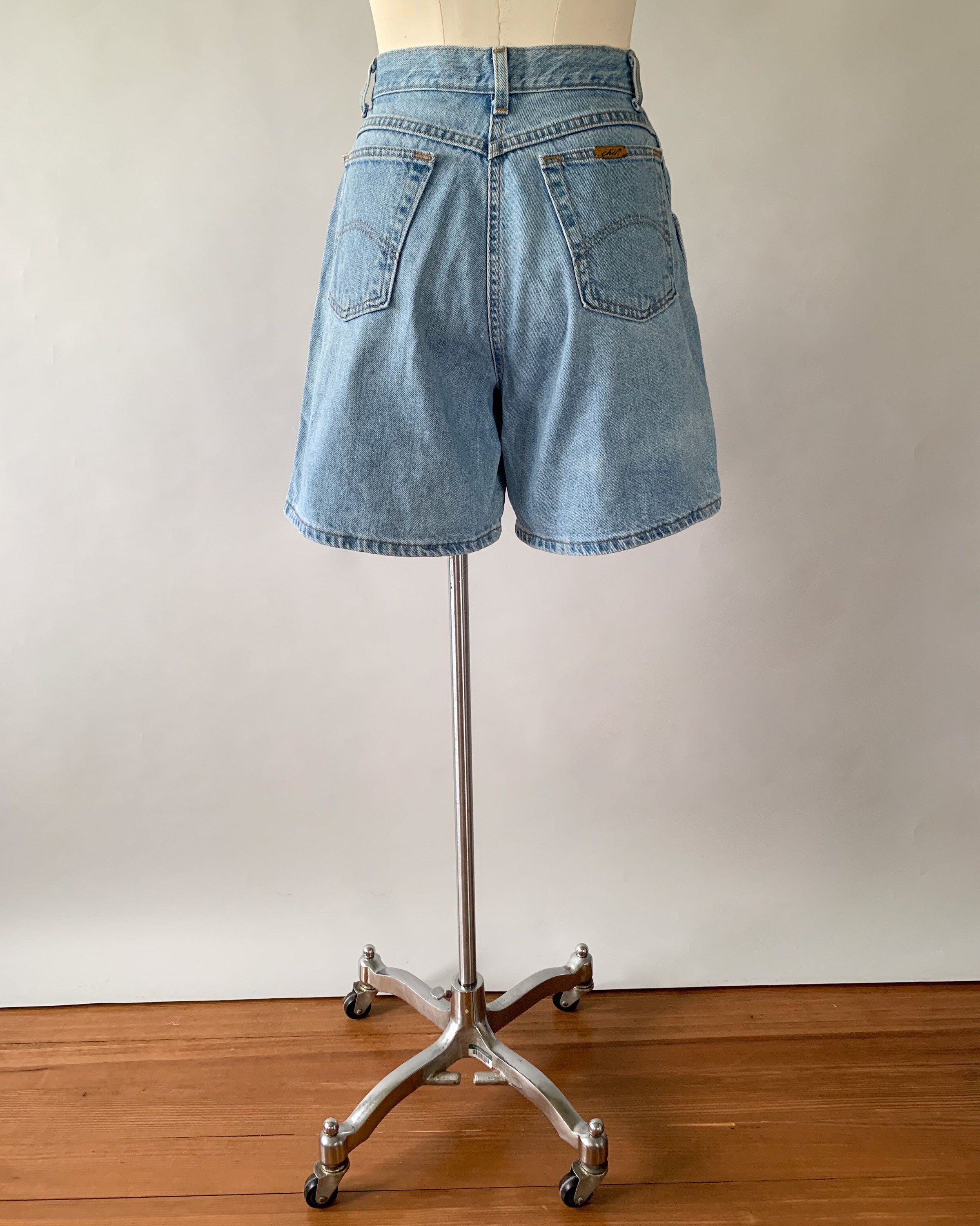 Vintage 1980s 1990s Chic light wash high waisted rise denim shorts ...