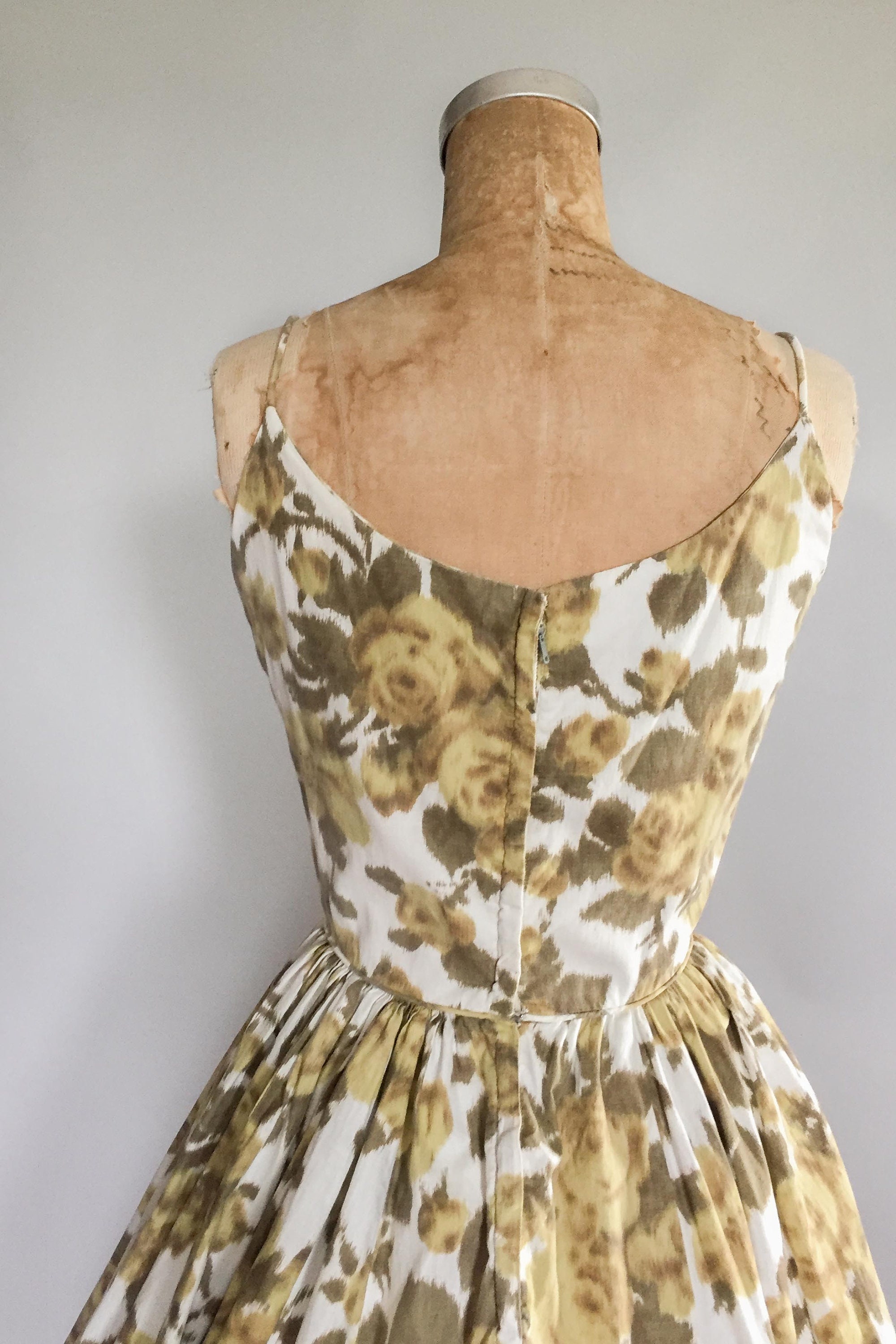 Vintage 1950s olive green rose print spaghetti strap fit and flare ...