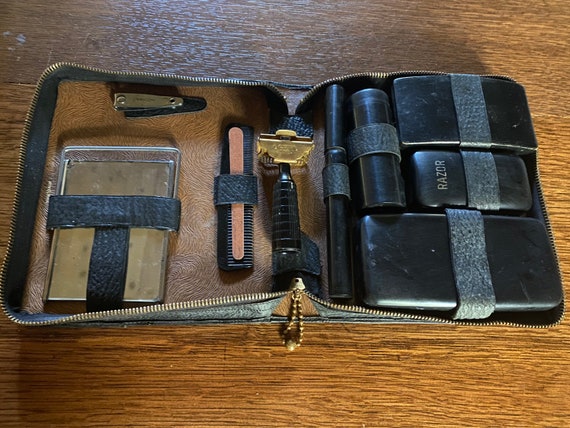 SALE! Gentleman’s Travel Set c1900s Leather Dopp Ki… - Gem