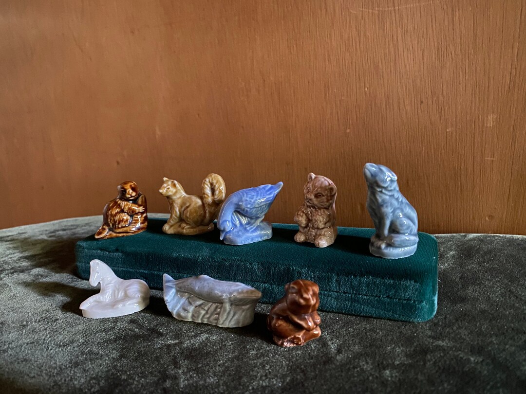 WADE Miniature Porcelain Figurines Red Rose Tea Group of 8 Pieces Circa ...