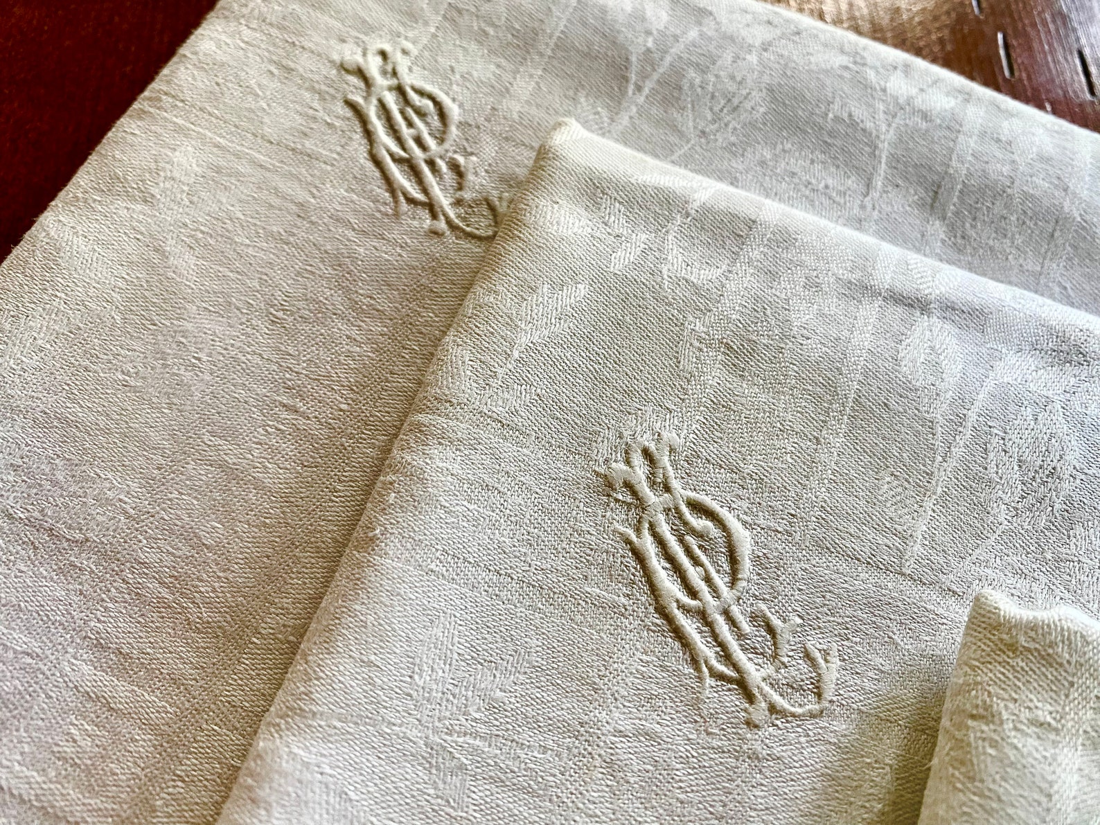 Set 4 Antique Linen Dinner Napkins Set: Monogrammed "f R", Embossed ...