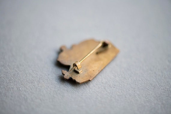 Vintage train pin, green red locomotive, travel pin j… - Gem