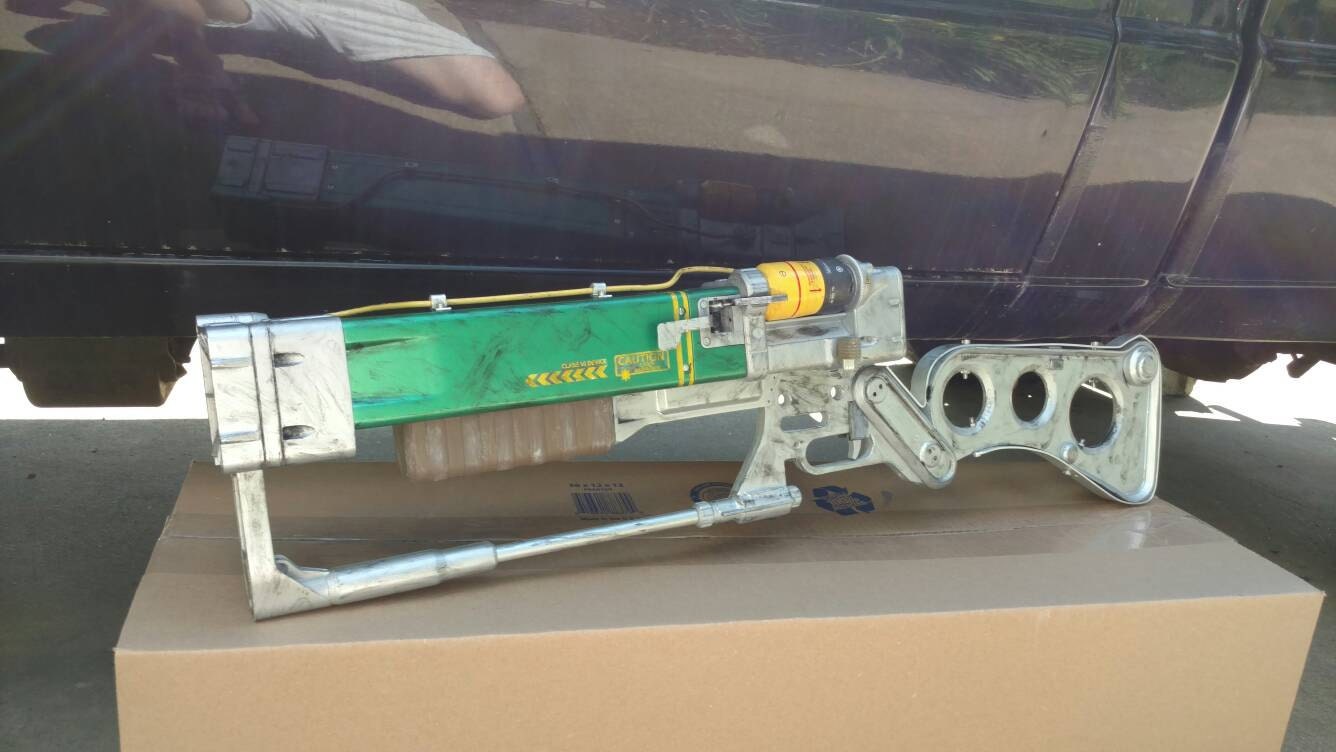 Fallout Laser Rifle with 2 MF Cells and a Working Reloading Mechanism ...