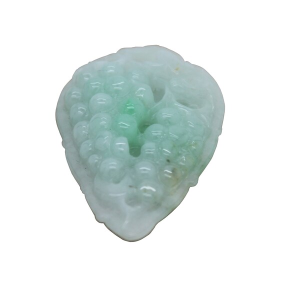 Detail Carved Green Color Natural Jade Grape Fruit On… - Gem