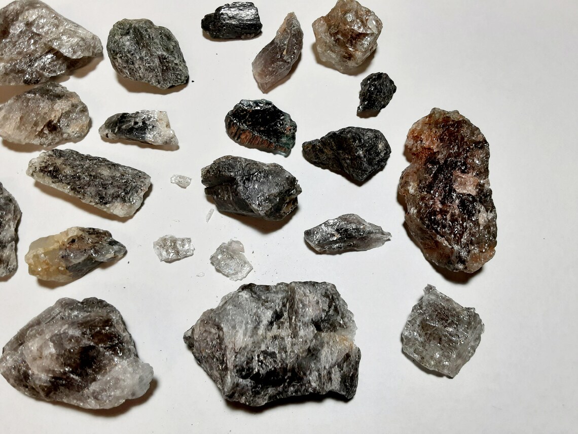 Black Beryl Loose Gem Quality Stones - Etsy.de