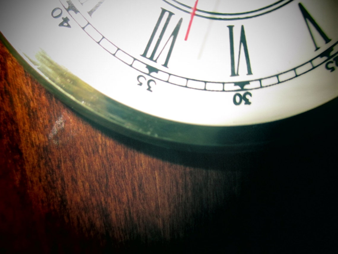 BENCHMARK QUARTZ CLOCK Desk Clock, Benchmark Clocks, Benchmark Desk ...