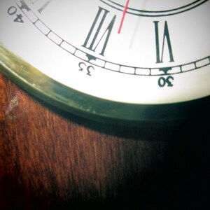 BENCHMARK QUARTZ CLOCK Desk Clock, Benchmark Clocks, Benchmark Desk ...